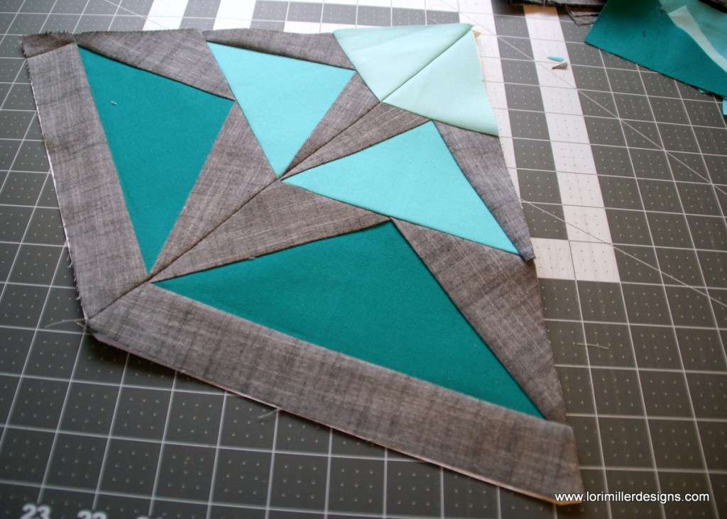 Free Tutorial: Stardrop Table Topper | Lori Miller Designs